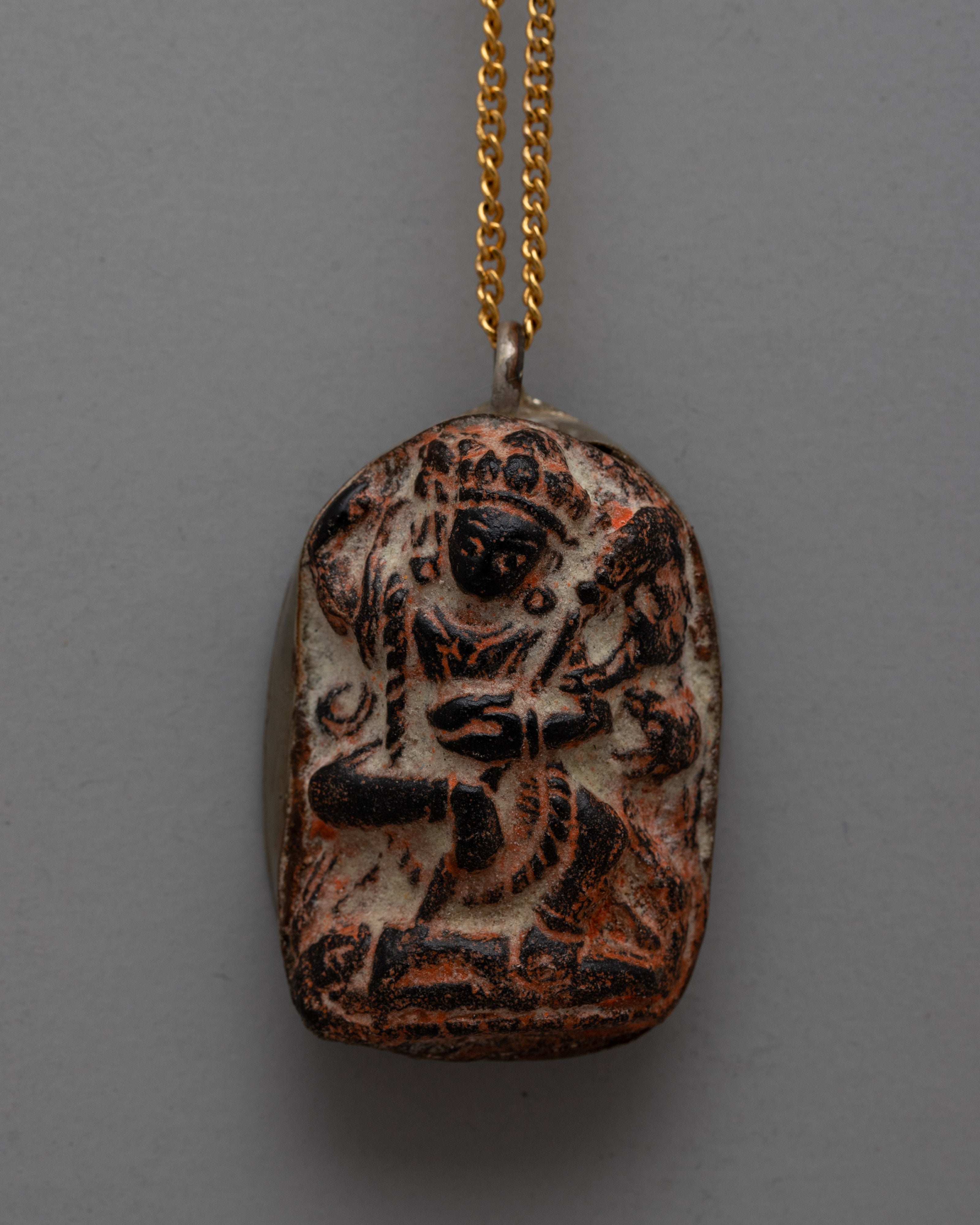 White Metal Locket | Personalized and Meaningful Pendant